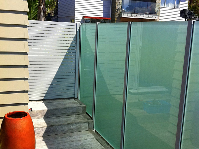 Provista Balustrades Systems - Euro Slat Privacy Fence
