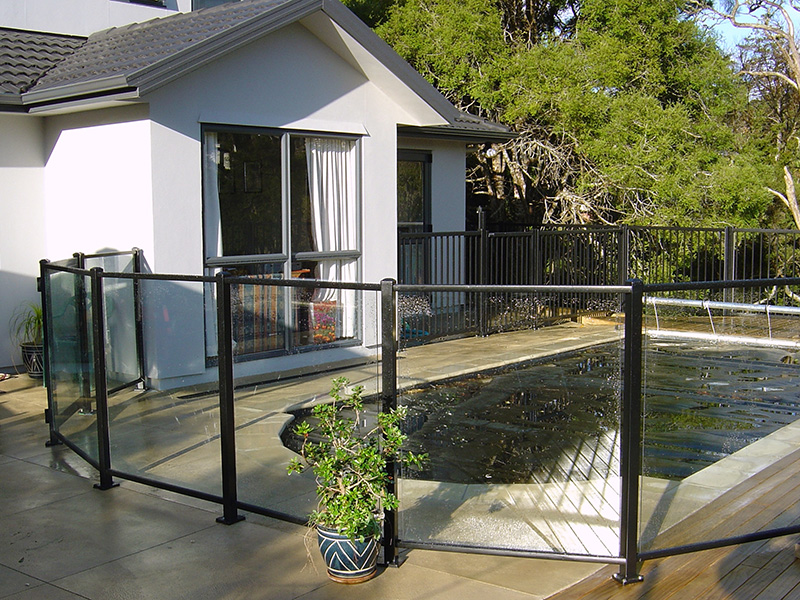Pool Fencing - Provista Balustrades - Glass Swimming pool fencing